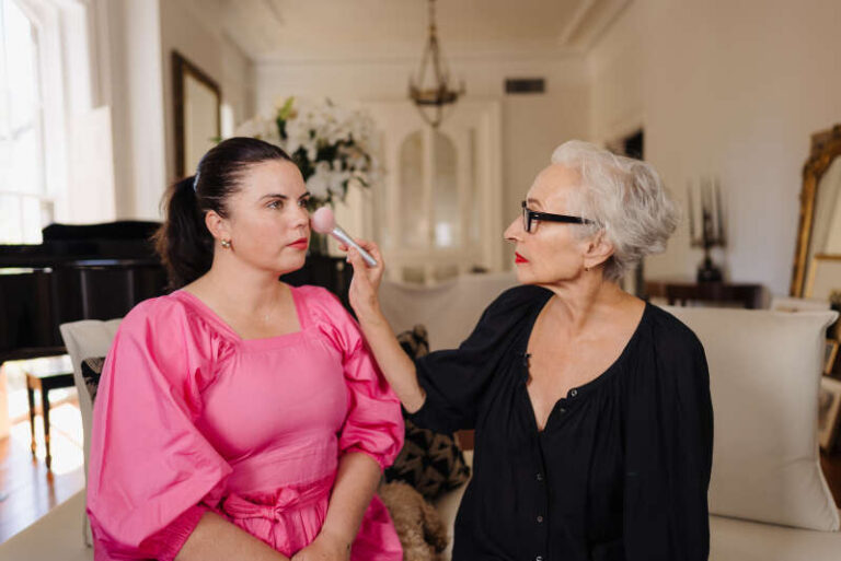 Meet clean beauty pioneer & top makeup artist, Rose-Marie Swift ...